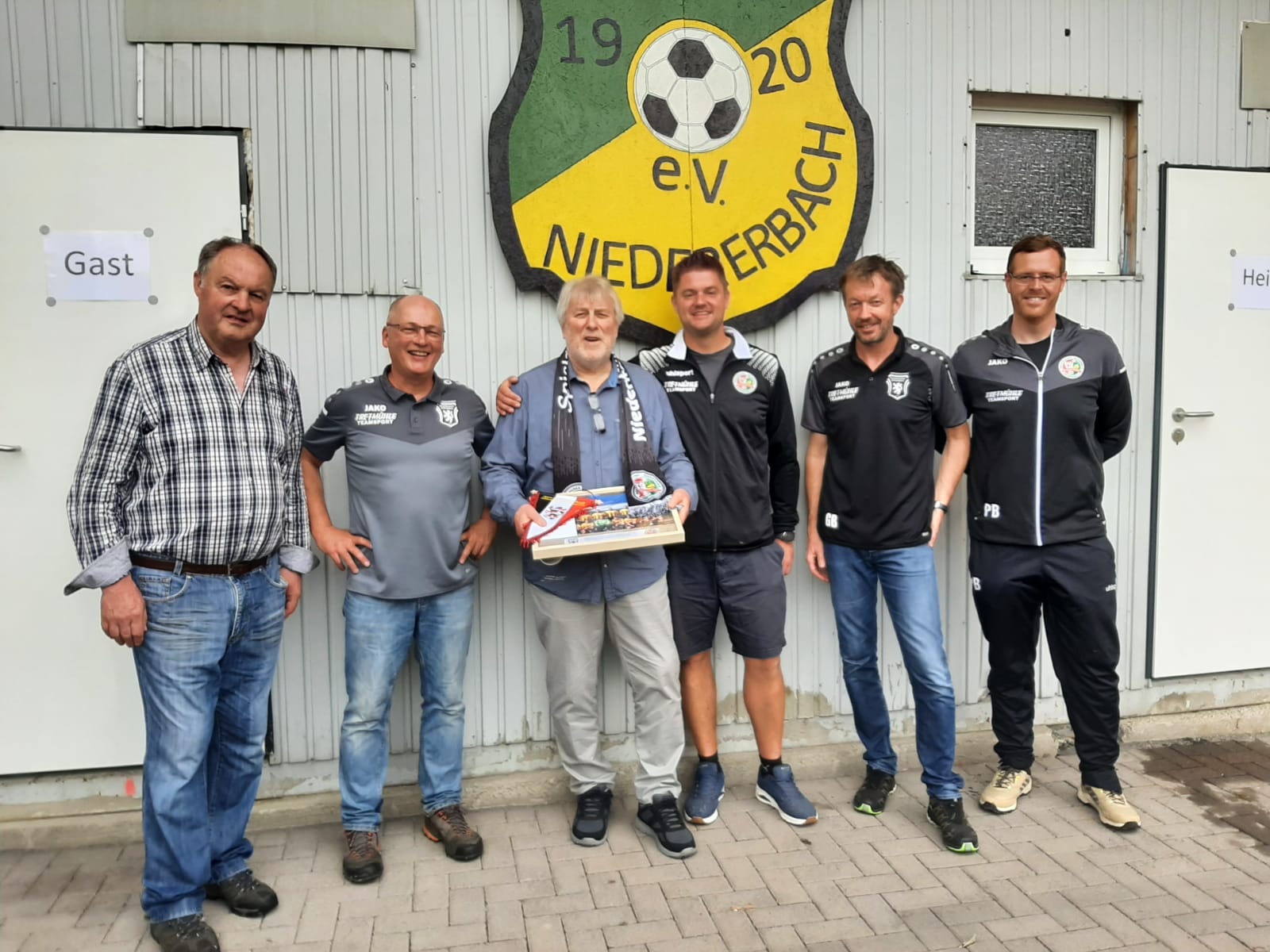 Verabschiedung Trainer der 2. Mannschaft, Karl Heinz Reifenrath – SG Niederhausen / Birkenbeul